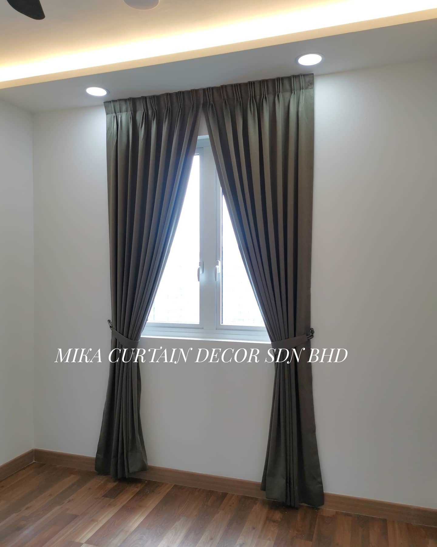 SENTUL POINT - MikaCurtain