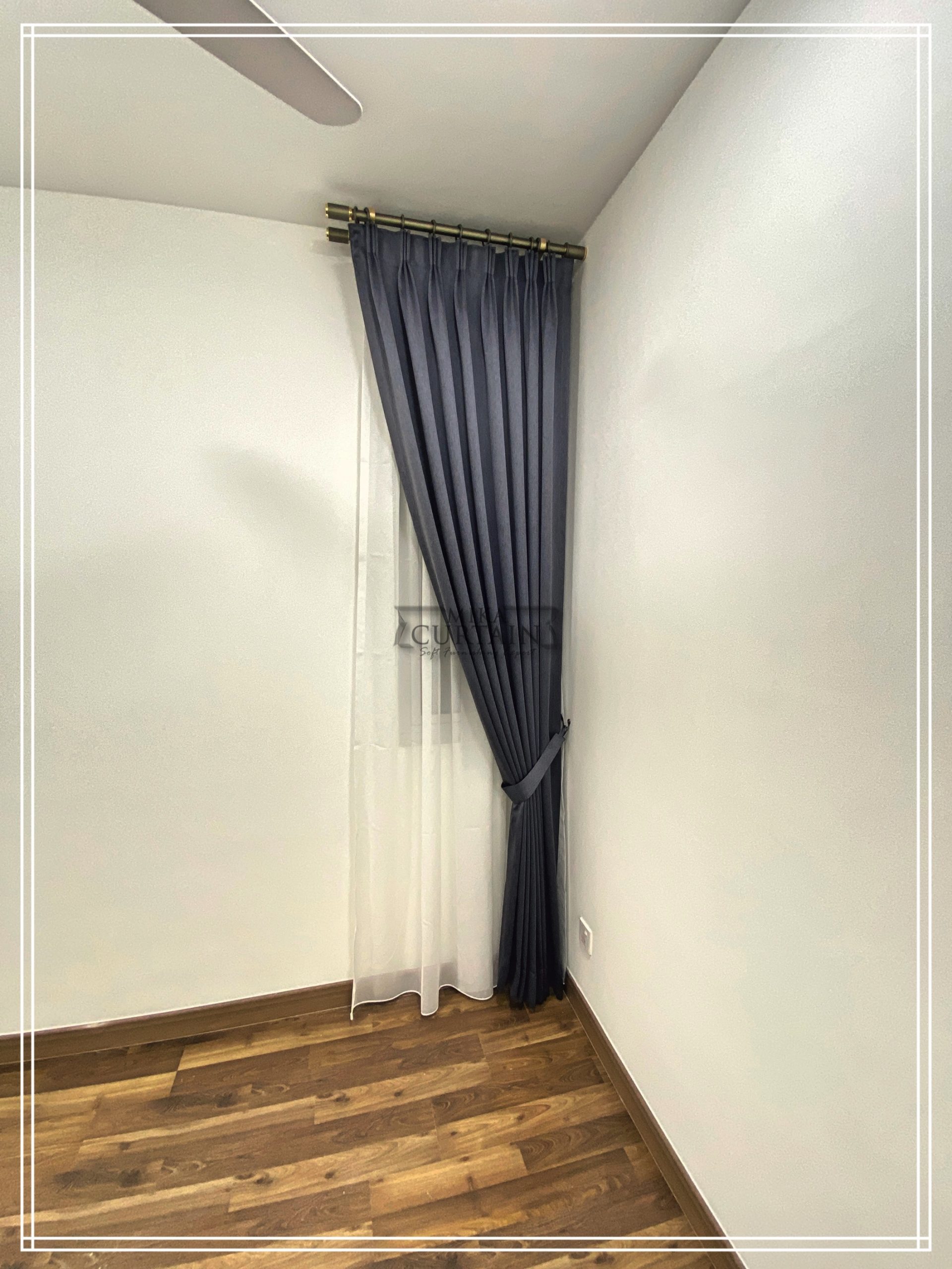 SENTUL POINT - MikaCurtain